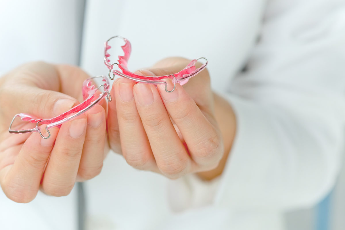 4 Signs You Might Need a Retainer Replacement - Ferri Orthodontic ...